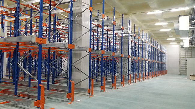 Two Way Radio Shuttle Racking Pallet Runner Rack System For Cold Storage Cold Chain