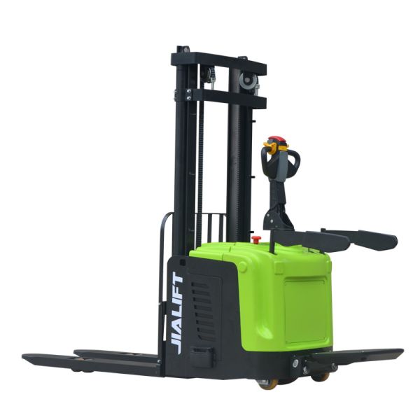 Quality Mobile Electric Fork Stacker 2000kg Lifting Height 2530mm Double Lifting for sale