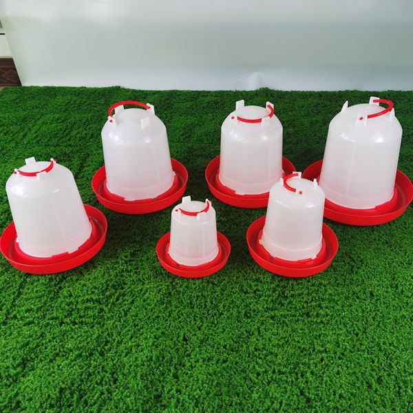 Quality Poultry Cylindrical Drinker 7 L Capacity Plastic Automatic Water Dispenser for sale