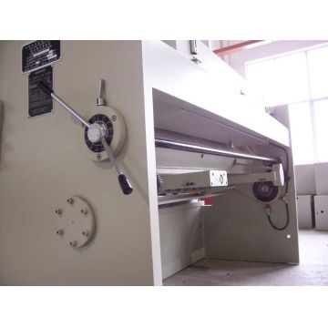 Quality Swing Beam Sheet Metal Shearing Machine CNC System 6 Mm Cutting Thickness for sale