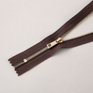 Quality Close End Precision Molded Metal Zippers 3# Weather Resistant Coating Customized for sale