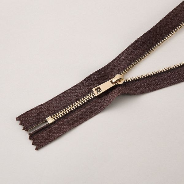 Quality Close End Precision Molded Metal Zippers 3# Weather Resistant Coating Customized for sale