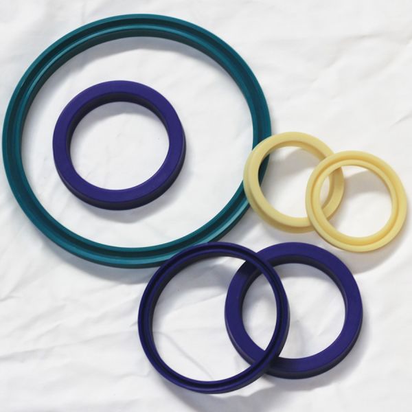 Quality OEM Support Excavator Oil Seal with UN Seals Material Transparent Bags/Cartons Package for sale