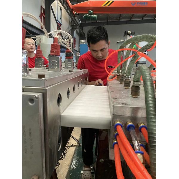 Quality Professional Mould Maker for WPC/UPVC Hollow Door Extrusion Wide 1000mm Size for sale