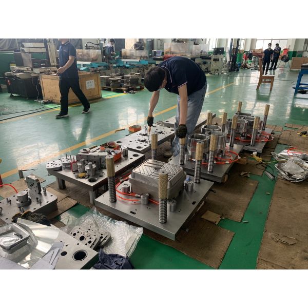 Quality Simense Motor Controlled Pneumatic Type 63Ton Aluminium Foil Container Making for sale