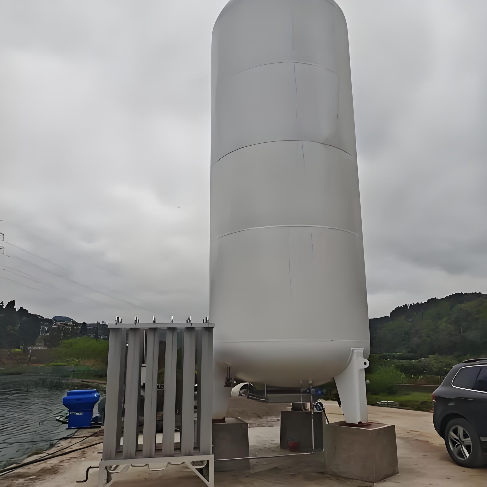 LNG cryogenic storage tank