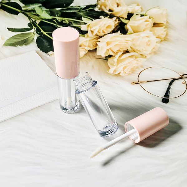 Quality Luxury Lipgloss Tube  Custom  Plastic Lip Gloss Tube with  with wand for sale