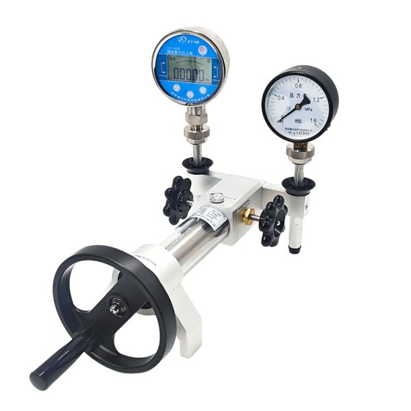 Quality Portable Hydraulic Pump 700 Bar Liquid Pressure Source Pressure Calibration for sale