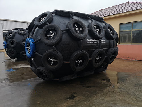 Quality 2500mm*4000mm Anti Collision Rubber Floating Pneumatic Fender Truck Aircraft Tires for sale