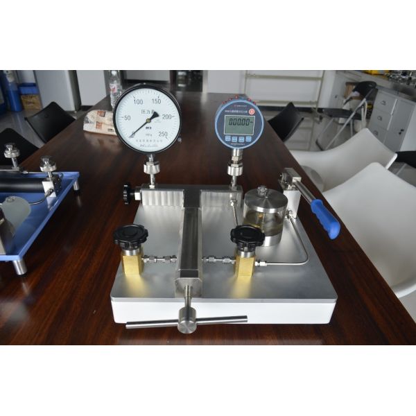 Quality HS706 Hydraulic Comparator for Oil 0-1600bar Testing Instrument for sale