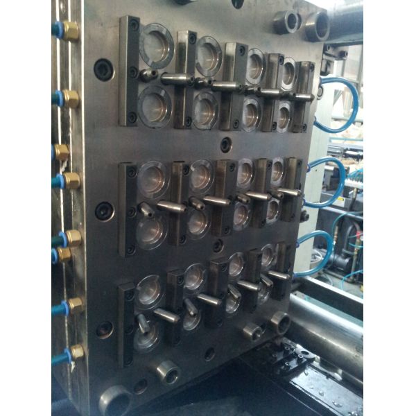 Quality Durable Plastic Cap Mould For Beverage Juice Bottle 28PCO CSD Cap Hot Runner for sale