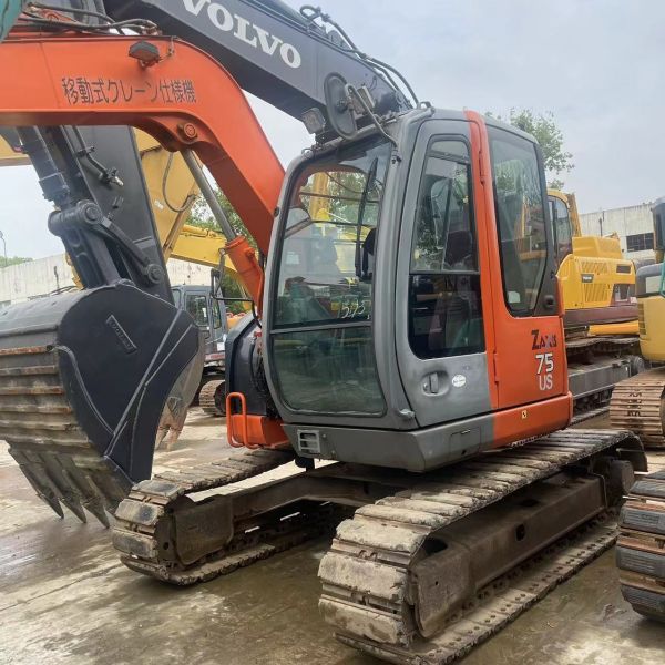 Quality Japan Mini Used Hitachi ZX70 Excavator With Original Hydraulic Cylinder for sale