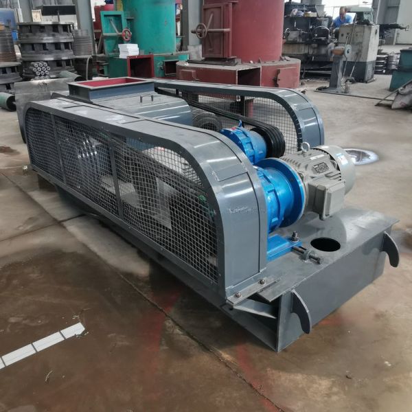 Quality 2022 Double Roller Crusher with Long-Lasting Rollers and V-Belt for sale