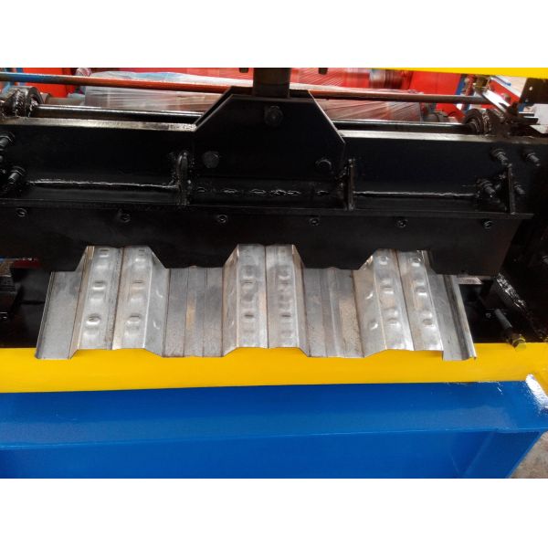 Quality Color Steel Sheet Circular Floor Decking Forming Machine PLC Control System for sale
