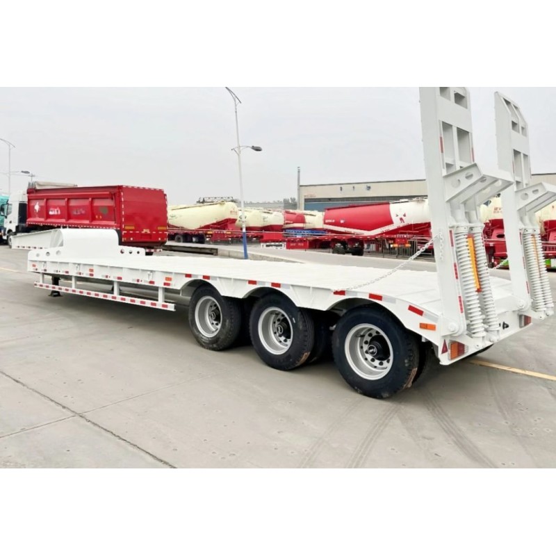 Hydraulic Steering 3 Axles Lowbed Semi Trailer for Sale