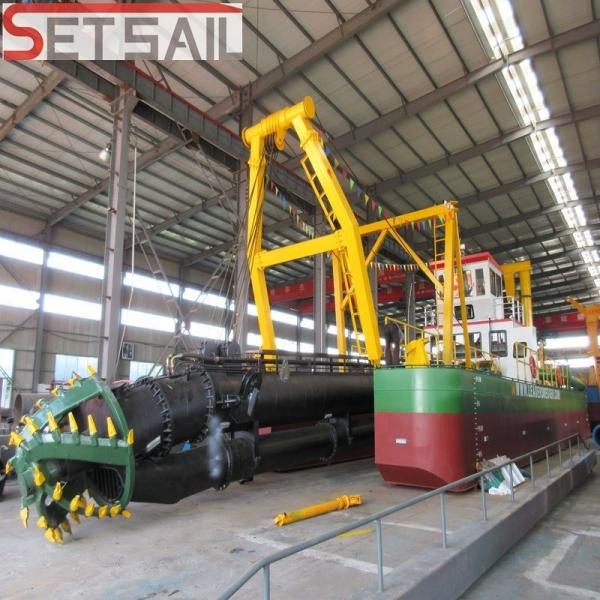 Quality 700m3 Capacity 18 Inch Cutter Suction Dredger with 38m Total Length PLC Siemens for sale