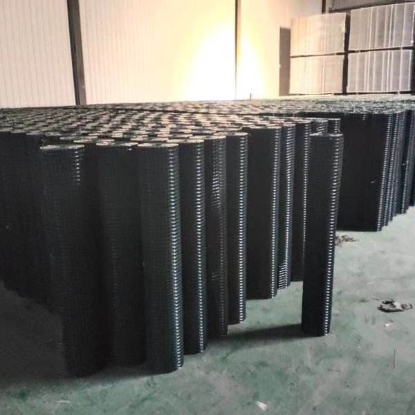 Quality 4x4 Galvanized Welded Wire Mesh Thick Pvc Coated Green Color Roll for sale