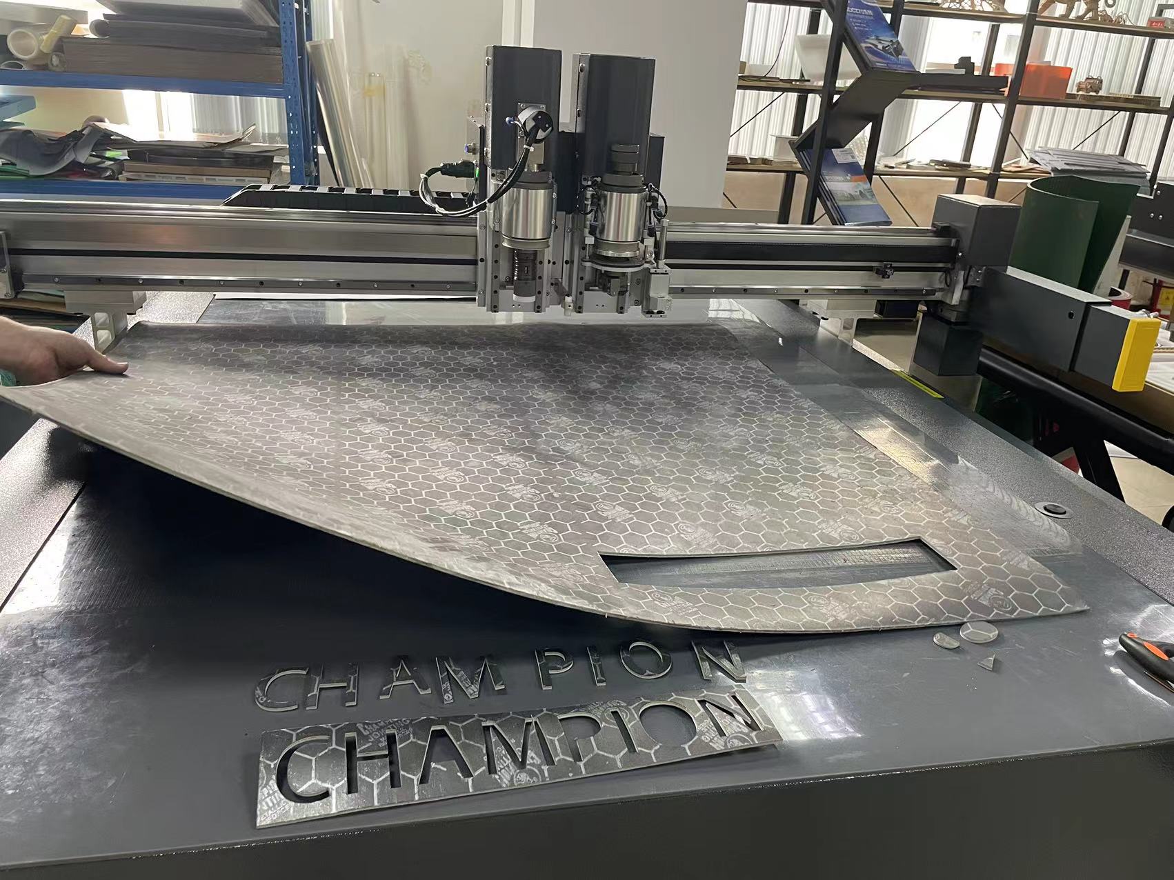 GRAPHITE SHEETS METTALIC WIRE sealant gasket cutting machine