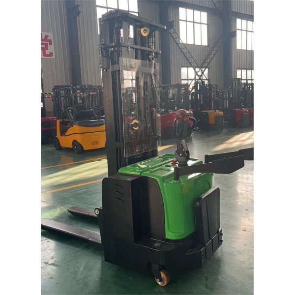Quality Triplex Mast 4286lbs Full Electric Stacker Electric Stacker Trucks 5m 1600kg for sale