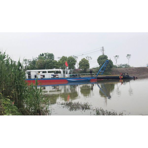Quality 500m Solid Capacity 700 Cbm/H Cutter Suction Sand Dredger 20 Inch For Dredging for sale
