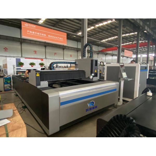 Quality 1000w Fiber Laser Metal Cutting Machine Water Cooling for sale