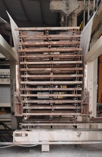 Quality Termite Resistant Tray Station AAC Block Cutting Machine for sale