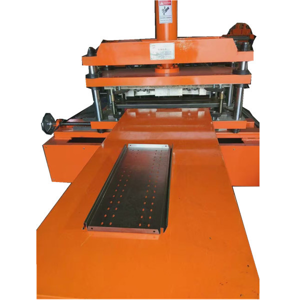 Quality Manual Decoiler Supermarket Shelving 1.2mm Panel Roll Forming Machine for sale